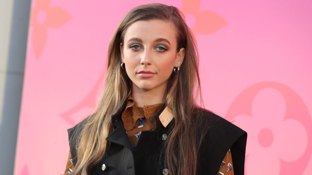 EMMA CHAMBERLAIN, OUR FAVORITE GEN Z, IS SHOWING THAT RED HAIR IS NOT ...